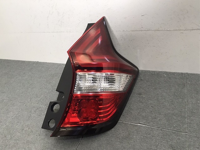 ノート/e-POWER E12/HE12/NE12/SNE12 純正 後期 右テールランプ/ライト/レンズ LED ICHIKOH D202/26550-5WK0A 26554-5WK0A ...