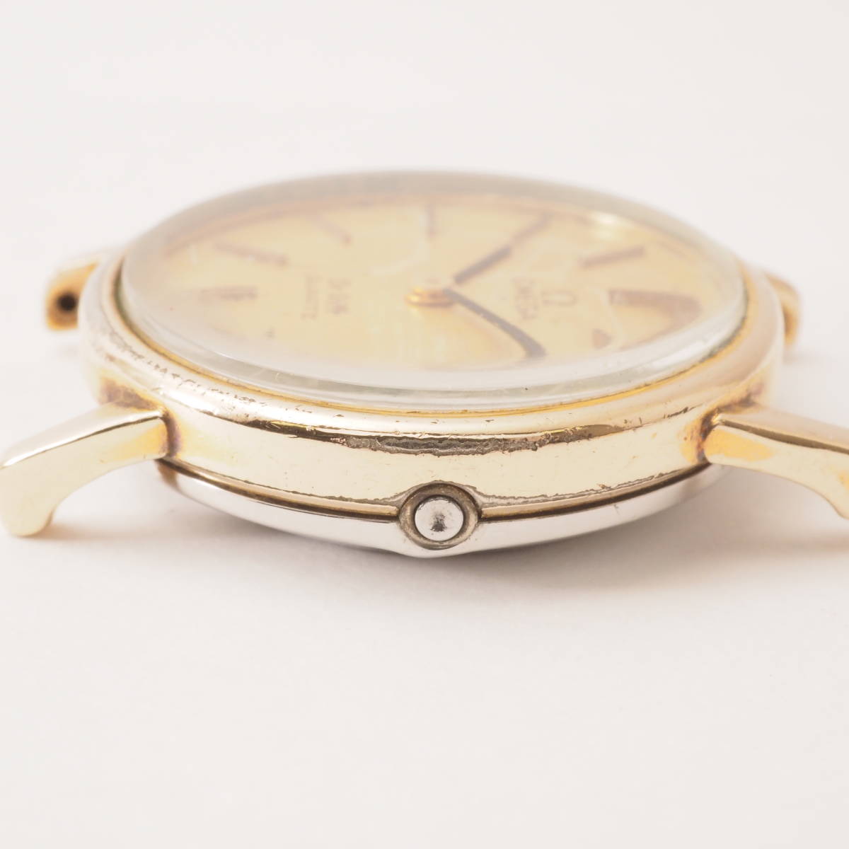オメガ デビル ラウンド クォーツ Ref 591.012 Cal 1353 OMEGA De Ville QUARTZ ゴールド文字盤 ...