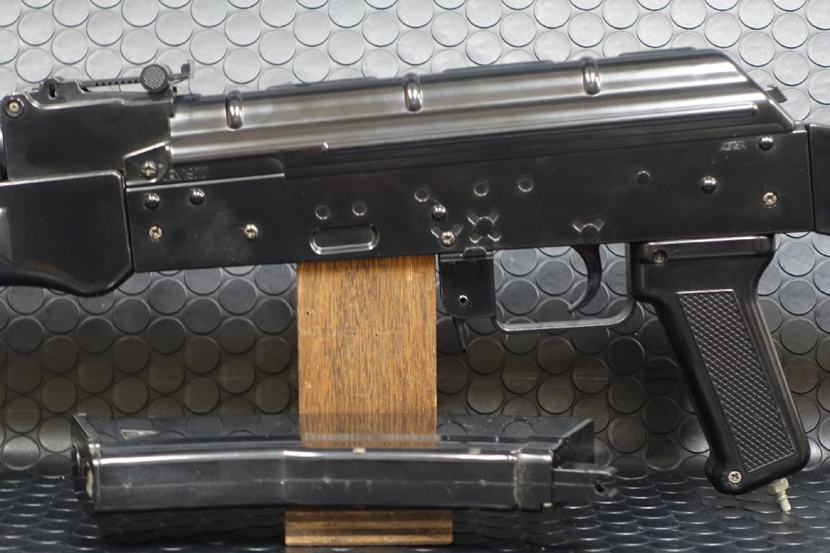 LS AK74 黒い稲妻 オールブラックモデル ガスブローバック(ガスガン)｜売買されたオークション情報、yahooの商品情報をアーカイブ公開 - オークファン（aucfan.com）