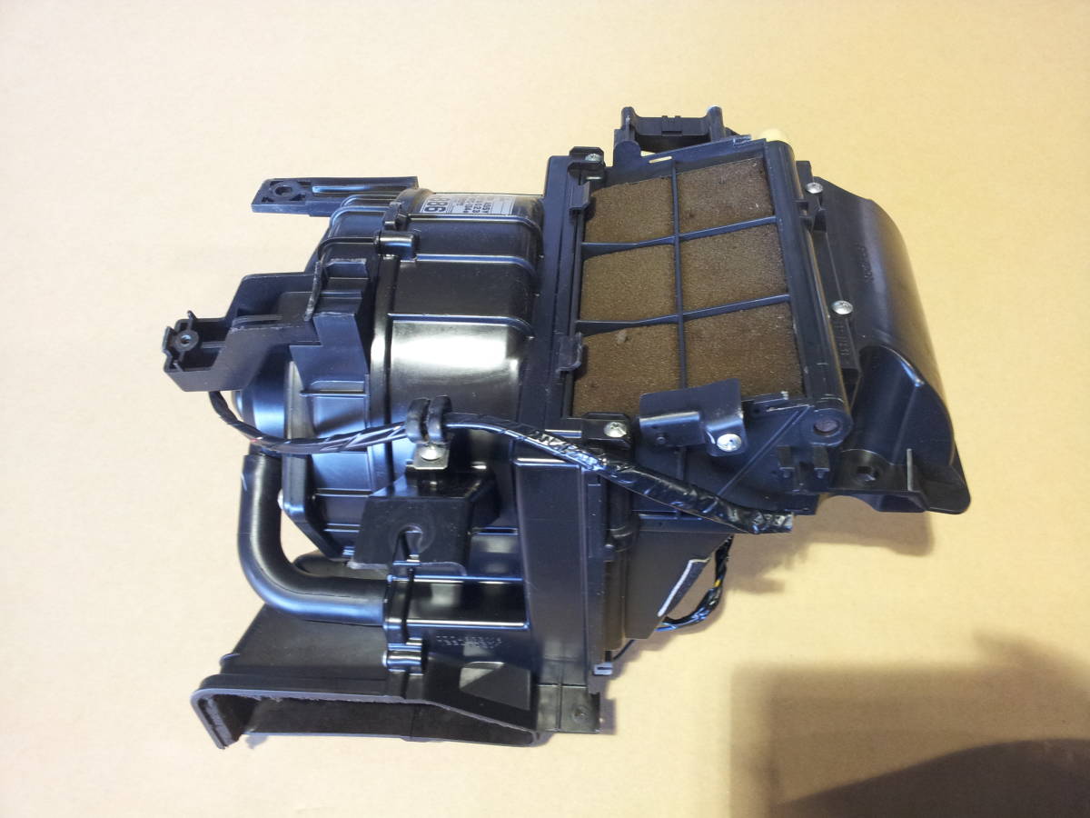 三菱ふそう ジェネレーションキャンター FE74 純正 ブロアモータ/ケース(内装)｜売買されたオークション情報、yahooの商品情報を ...