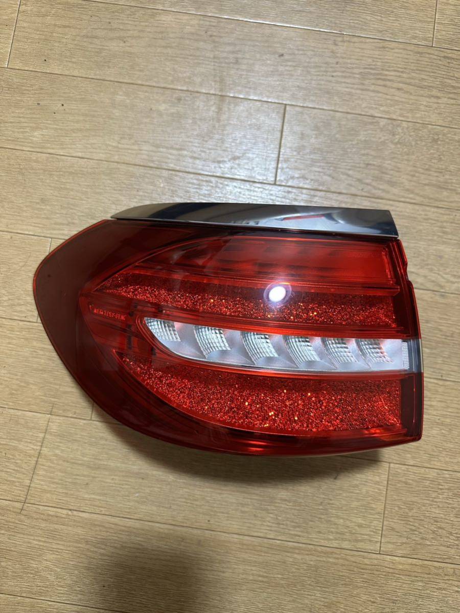 ベンツ純正 W213 S213 Eクラス ステーションワゴン E200 E220 E250 E400 テールライト テールランプ 左側 A2139068700 21-9-139(テールライト ...