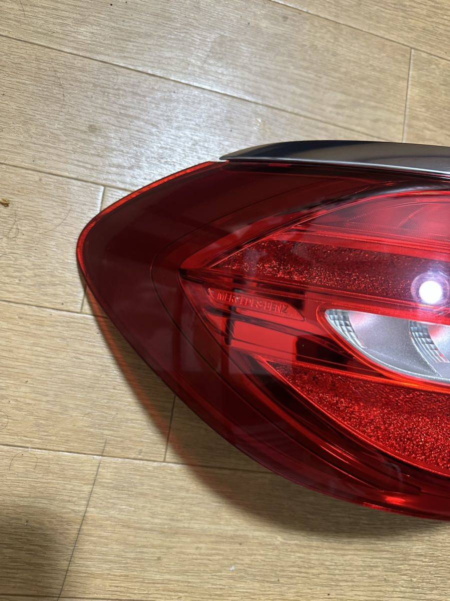 ベンツ純正 W213 S213 Eクラス ステーションワゴン E200 E220 E250 E400 テールライト テールランプ 左側 A2139068700 21-9-139(テールライト ...