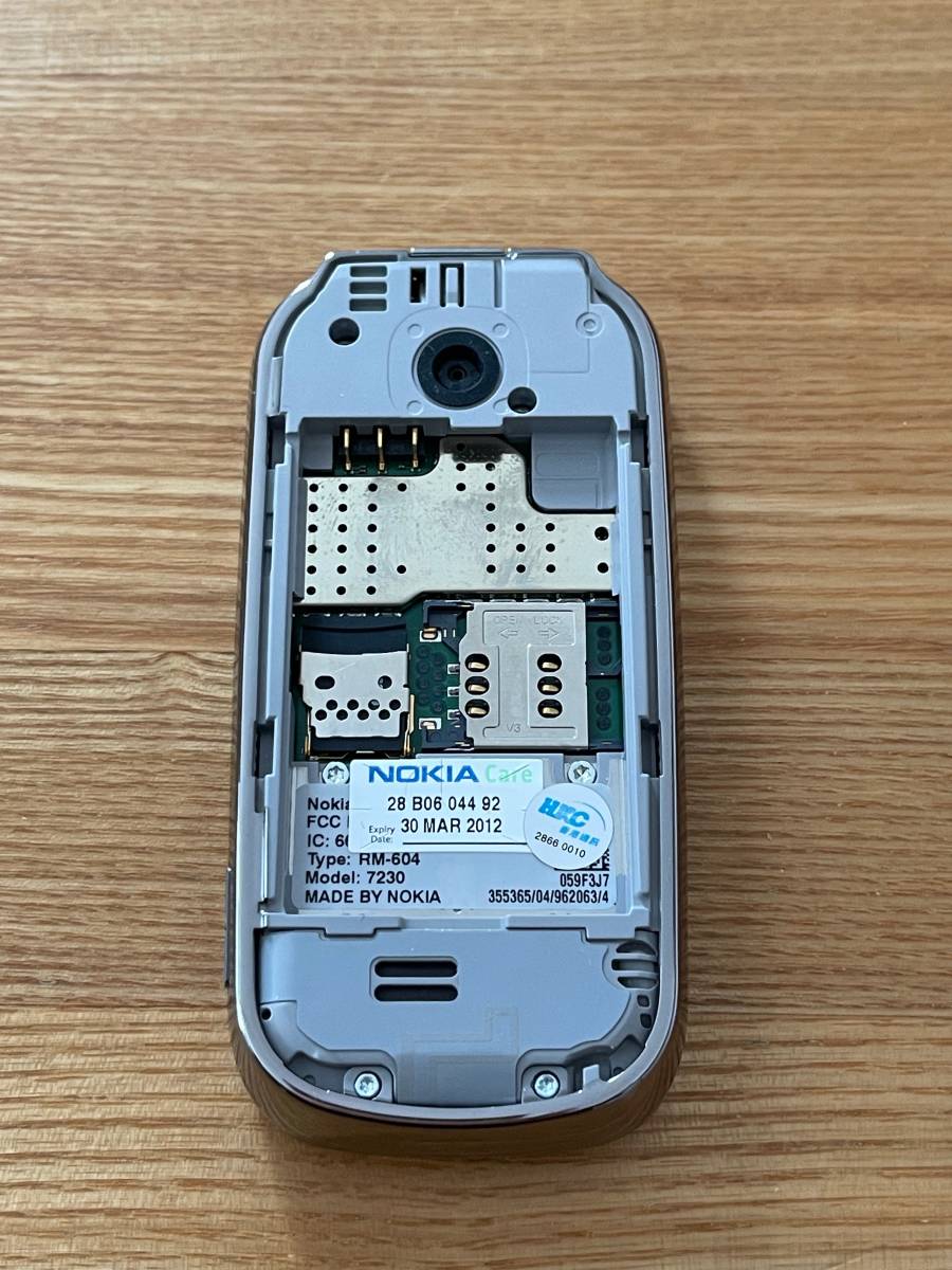 再出品 品 Nokia 7230 / Warm Silver / Nokia RM-604 V 10.81 / UMTS 2100 / SIM ...