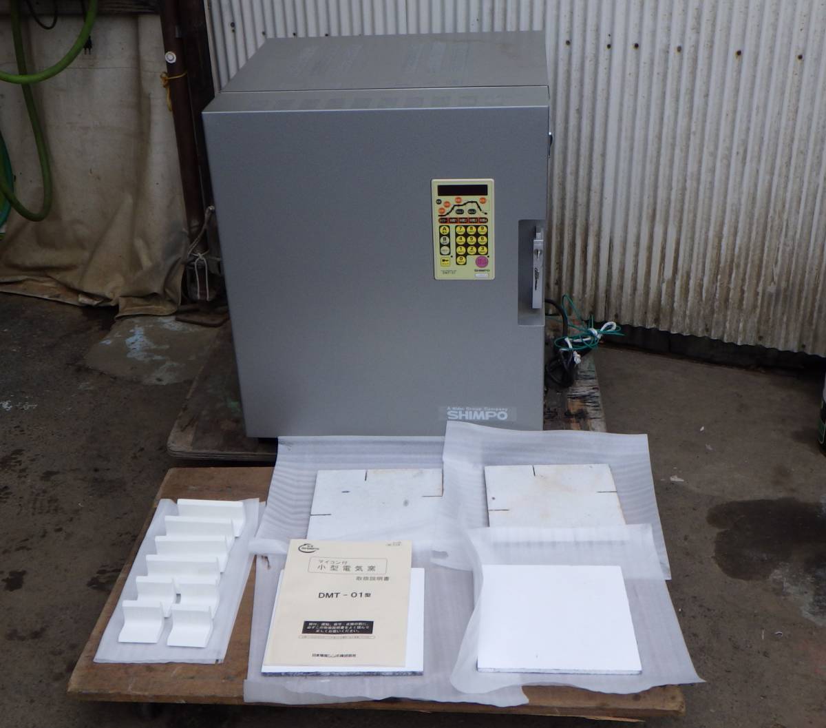 日本電産シンポ マイコン付小型電気窯 DMT-01 陶芸 K406NK(窯)｜売買されたオークション情報、yahooの商品情報をアーカイブ公開 - オークファン（aucfan.com）