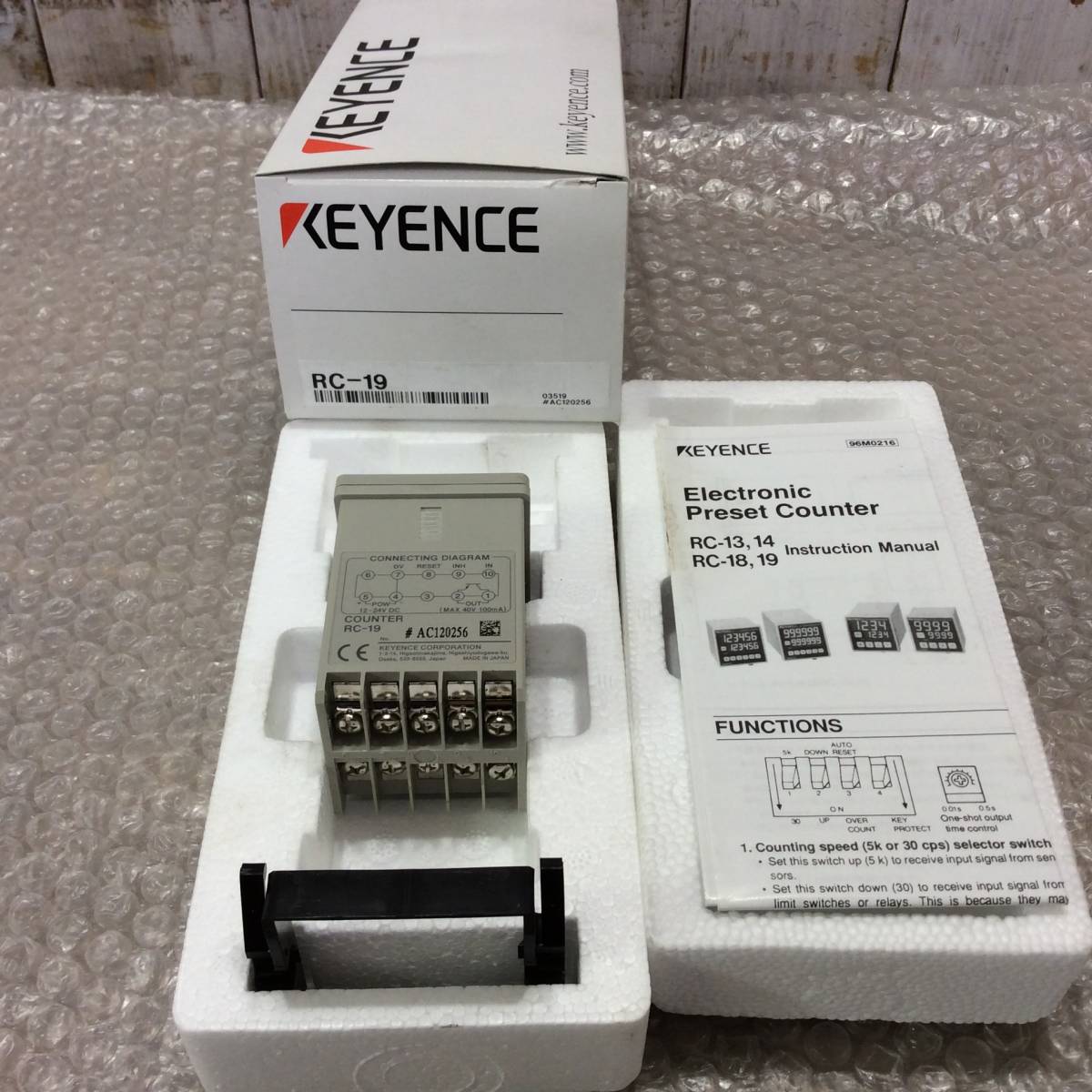 AH-00345 品 KEYENCE キーエンス 小型電子カウンタ 48mm DC電源 RC-19 レターパックプラス 送料全国一律520円可 ...