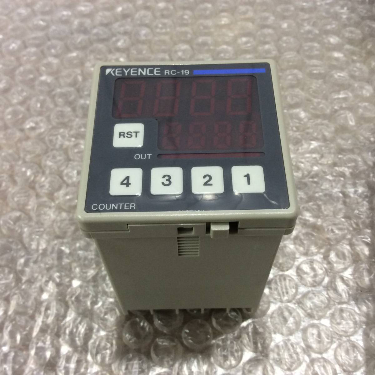 AH-00345 品 KEYENCE キーエンス 小型電子カウンタ 48mm DC電源 RC-19 レターパックプラス 送料全国一律520円可 ...