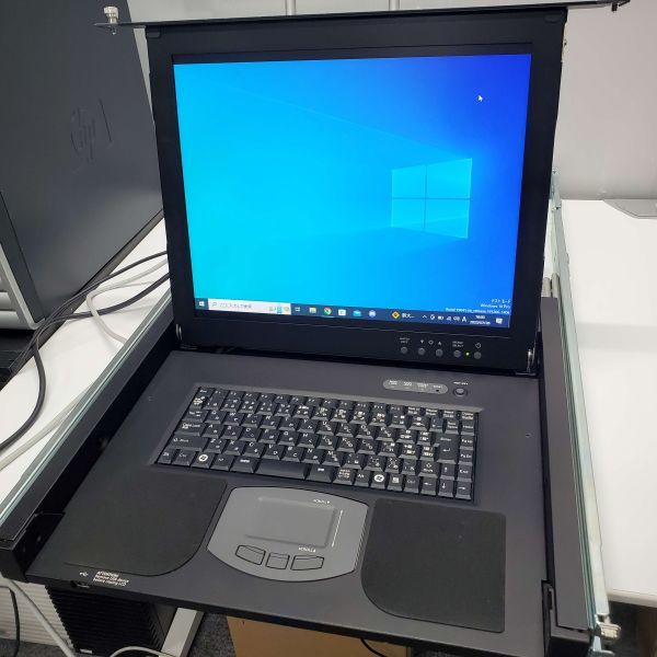 @T0443 秋葉原万世鯖本舗 Fujitsu RC25 PY-R1DP1 17インチ ラック コンソール レール付き 日本語キーボード ...