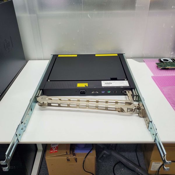 @T0443 秋葉原万世鯖本舗 Fujitsu RC25 PY-R1DP1 17インチ ラック コンソール レール付き 日本語キーボード ...