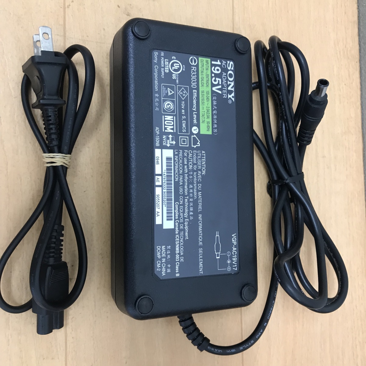 SONY 19.5V=7.7A AC ADAPTER SONY ACアダプター 19.5V=7.7A 100-240v VGP-AC19V17 ソニーノートPC用 ACアダプタ SONY 19 ...