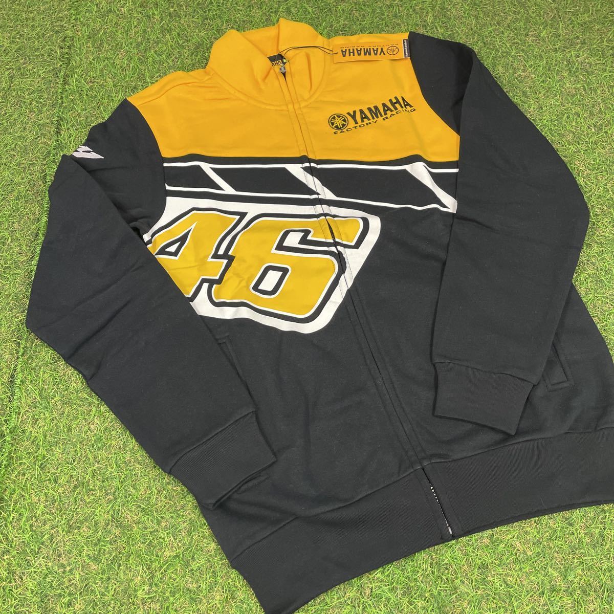 UR2024 VR46 バレンティーノ ロッシYAMAHA VR46 heritage fleece BLACK Sサイズ 定価 14 000 ...