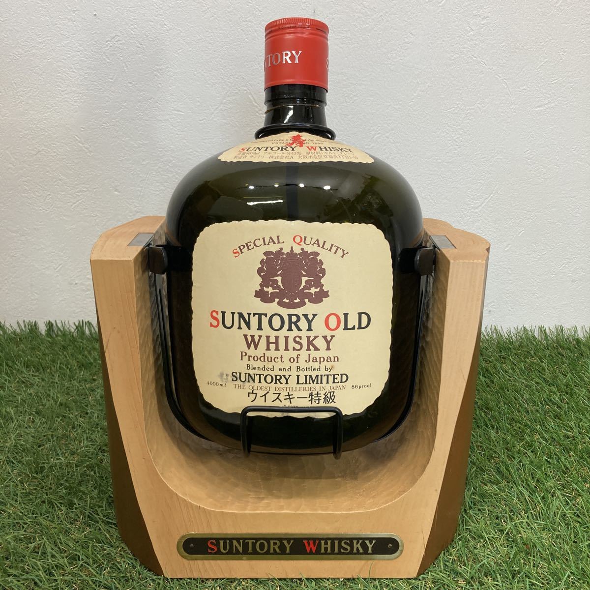 SUNTORY WHISKY OLD サントリー オールド ウイスキー 特級 国産 特大 台付き 台座 4000ml 空瓶 オブジェ 置物 領収書 2091(日本)｜売買されたオークション情報 ...
