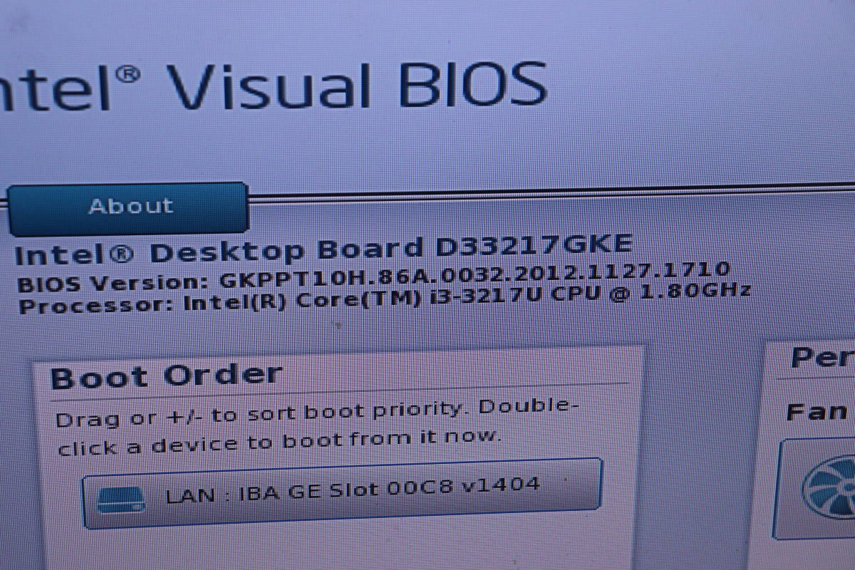 Y06/653 Intel Next Unit of Computing 小型デスクトップパソコン DC3217IYE CPU Core i3 ...
