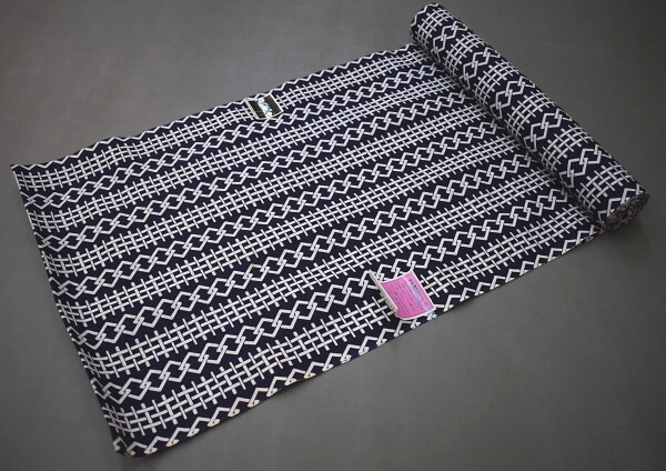 A29-1 新古品 男物 本染 ゆかた反物 紺 菱繋ぎ 未仕立て品(反物)｜売買されたオークション情報、yahooの商品情報をアーカイブ公開 - オークファン（aucfan.com）