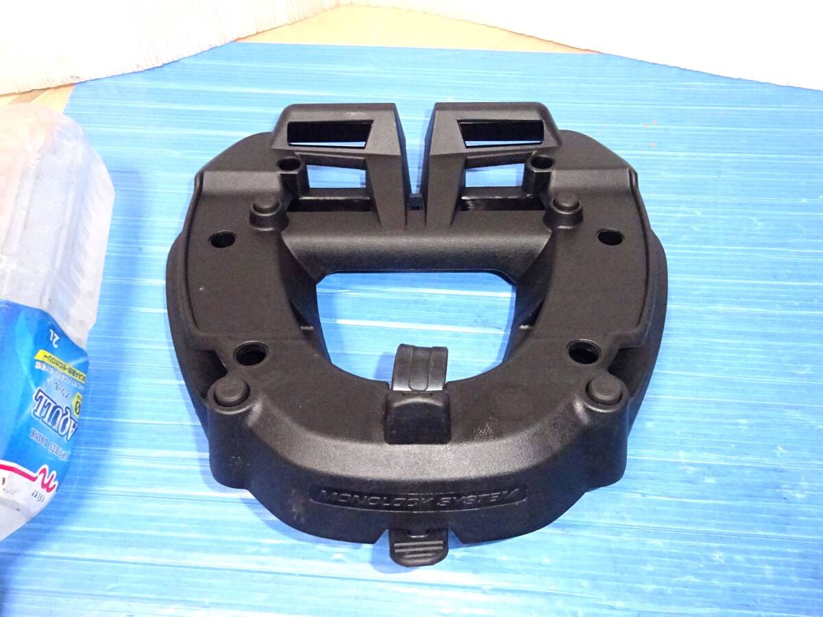 GIVI ジビ M6M モノロック トップケース ベース CB1300SF VFR1200 NC750 FZ1 FZS MT-07 YZF-R25 GSX1300R GSX-S1000 ...