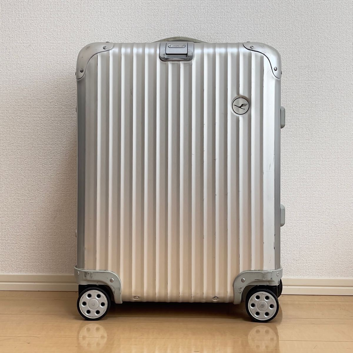 RIMOWA リモワ トパーズ ルフトハンザ 45L スーツケース キャリーバッグ TSAロック サイズ 4輪 マルチホイール ジュラルミン 激レア(リモワ)｜売買されたオークション情報 ...