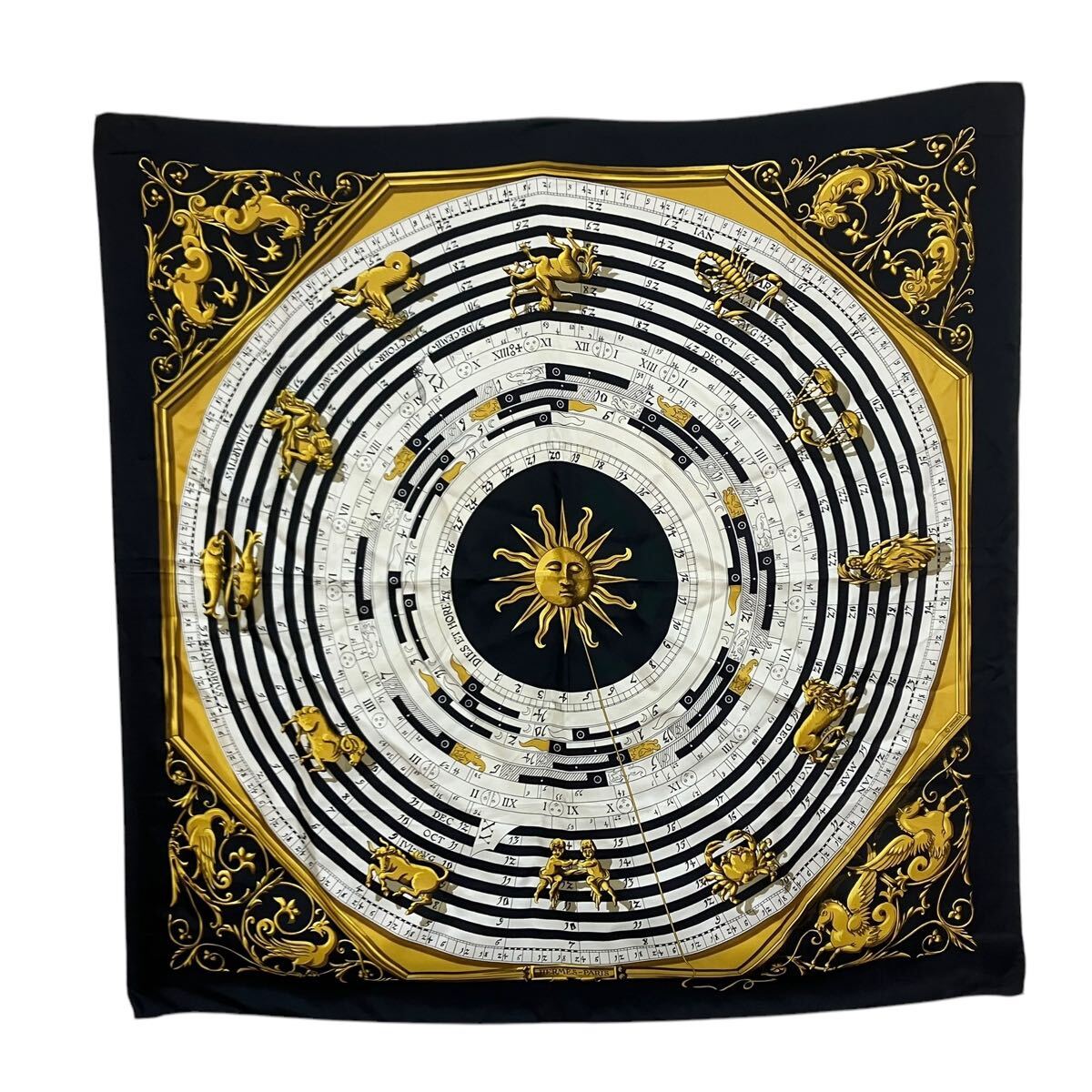 鑑定済み HERMES エルメス DIES ET HORE 占星術 スカーフ カレ90 TK25-0104-2(スカーフ)｜売買されたオークション情報、yahooの商品情報をアーカイブ公開 ...