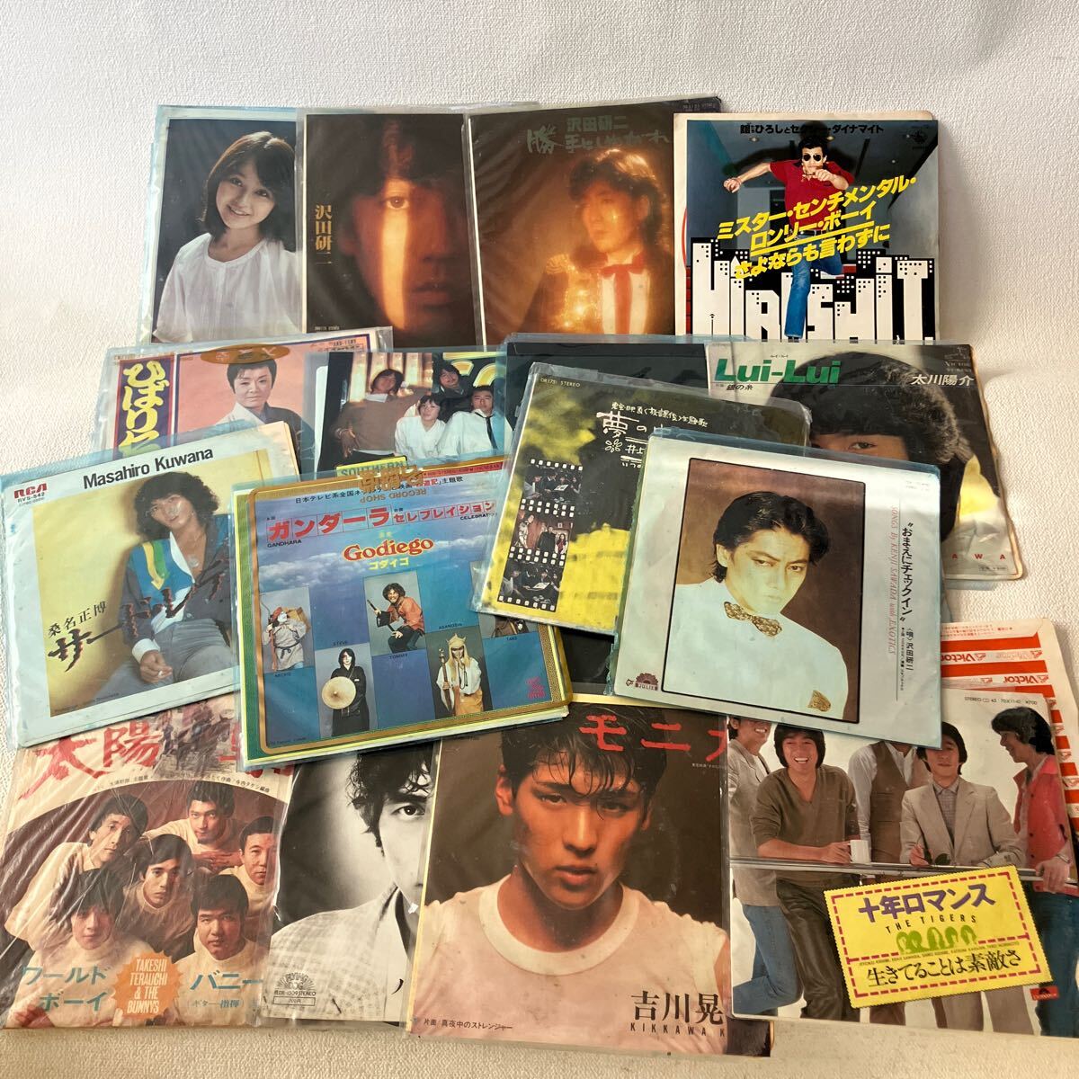 c261 60 EP レコードまとめて 大量セット 日本歌謡 石川ひとみ 沢田研二 サザンオールスターズ ビニール無し破れ有り 痛み有り 汚れ有り(その他)｜売買されたオークション情報 ...