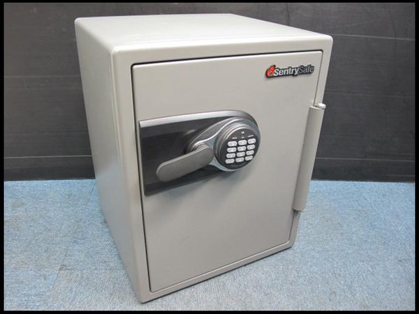 セントリー 耐火金庫 テンキー式 56.6L SENTRY MS5632(金庫)｜売買されたオークション情報、yahooの商品情報をアーカイブ公開 - オークファン（aucfan.com）