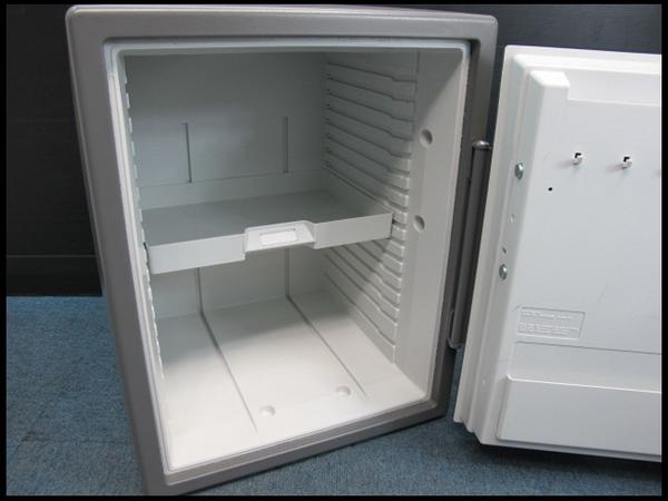 セントリー 耐火金庫 テンキー式 56.6L SENTRY MS5632(金庫)｜売買されたオークション情報、yahooの商品情報をアーカイブ公開 - オークファン（aucfan.com）