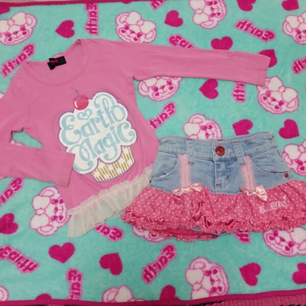 1000スタ アースマジック ロンT＆スカートset 110//EARTHMAGIC(その他)｜売買されたオークション情報、yahooの商品情報をアーカイブ公開 - オークファン（aucfan ...