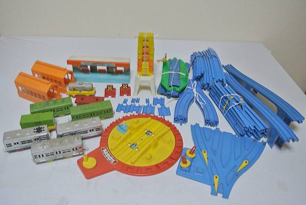 処分 プラレール 転車台/踏切/駅/直線/曲線レール/車両他 a582(その他)｜売買されたオークション情報、yahooの商品情報をアーカイブ公開 - オークファン（aucfan.com）