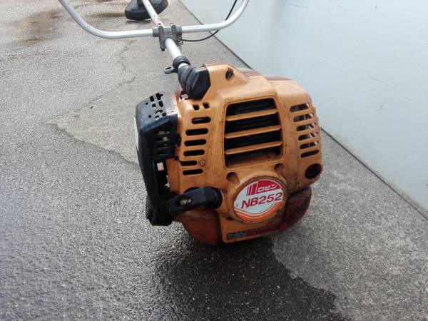 Robin/ロビン NB252/エンジン刈払機/草刈機 岐阜発(刈払機)｜売買されたオークション情報、yahooの商品情報をアーカイブ公開 - オークファン（aucfan.com）
