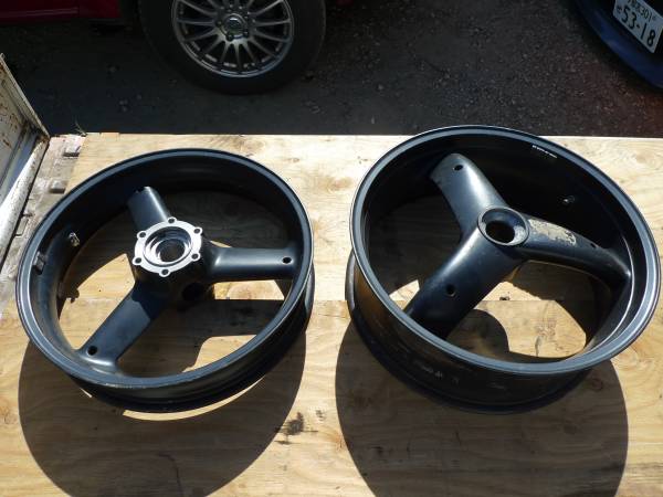 1円 W282 黒 トライアンフT595 955 前後ホイール その1 売切(トライアンフ用)｜売買されたオークション情報、yahooの商品 ...