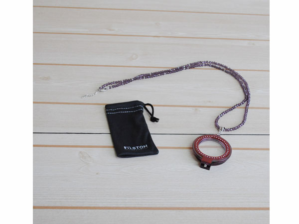 フィルストンFILSTON ペンダントルーペ メガネ型ルーペ 折りたたみ可能 便利アイテム ネックレス 敬老の日 プレゼントやギフトに 赤系 ...