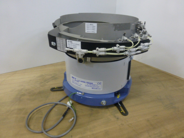 BFC パーツフィーダー コントローラー AFB-250/AFC-200T 圧電 ボウルフィーダー②(工具、DIY用品)｜売買された ...