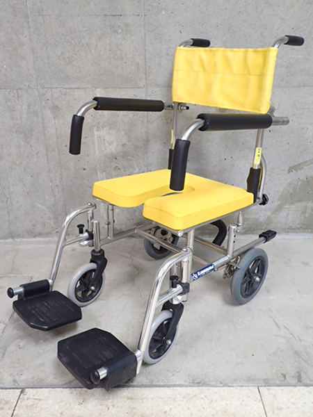 カワムラサイクル KS10 入浴 シャワー用車いす 車椅子 管理09BBGG(車椅子)｜売買されたオークション情報、yahooの商品情報を ...