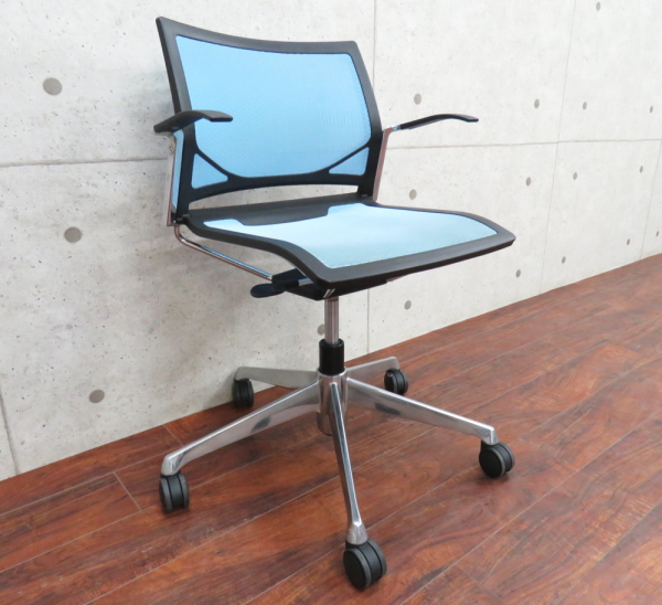 展示品 Okamura/オカムラ Zart/ツァルト メッシュ ブラックシェル モダン デスクミーティングチェア 8万 sss6152k ...