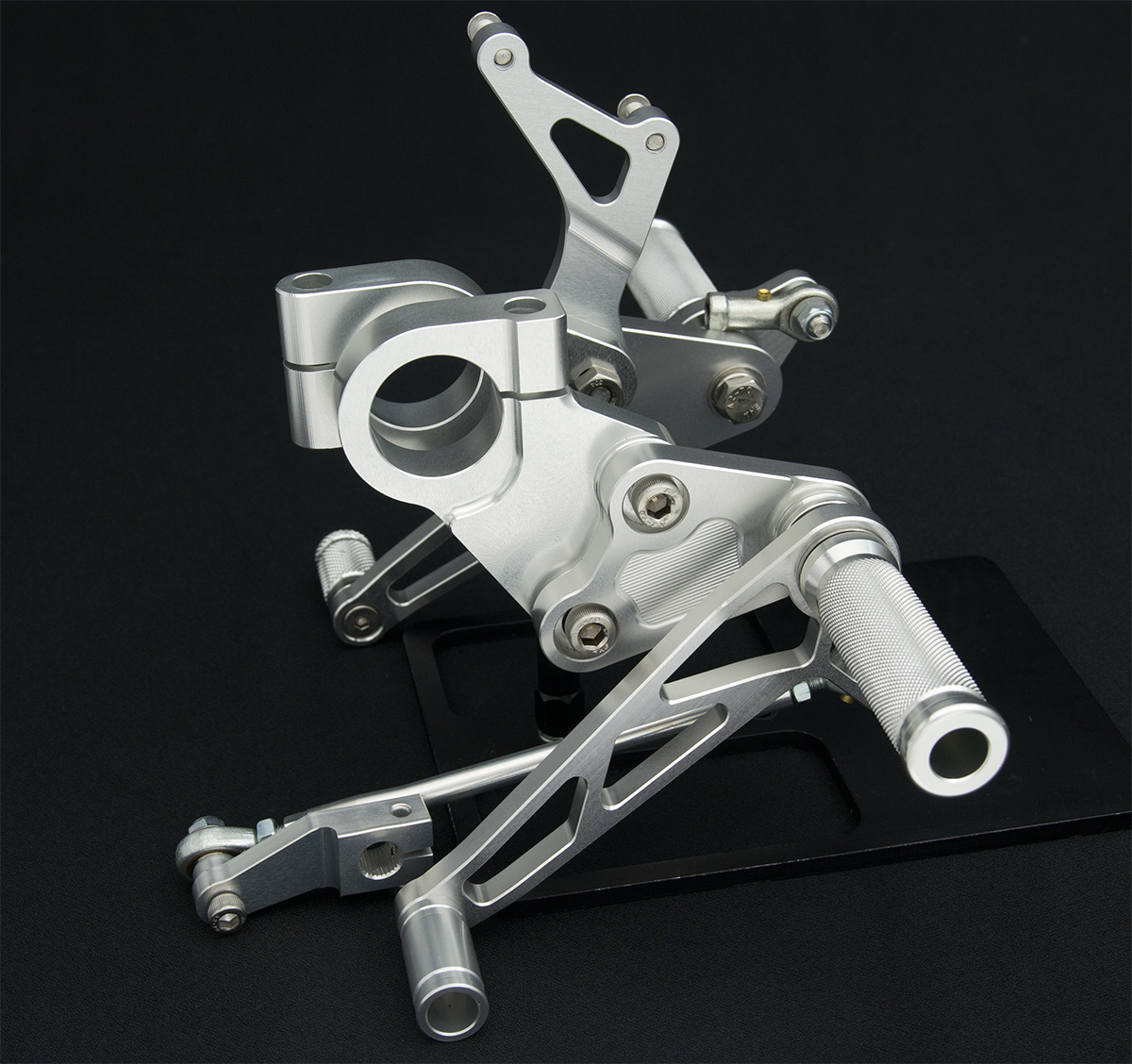 Thruxton スラクストン900Fi バックステップ Rearsets Silver(トライアンフ用)｜売買されたオークション情報 ...