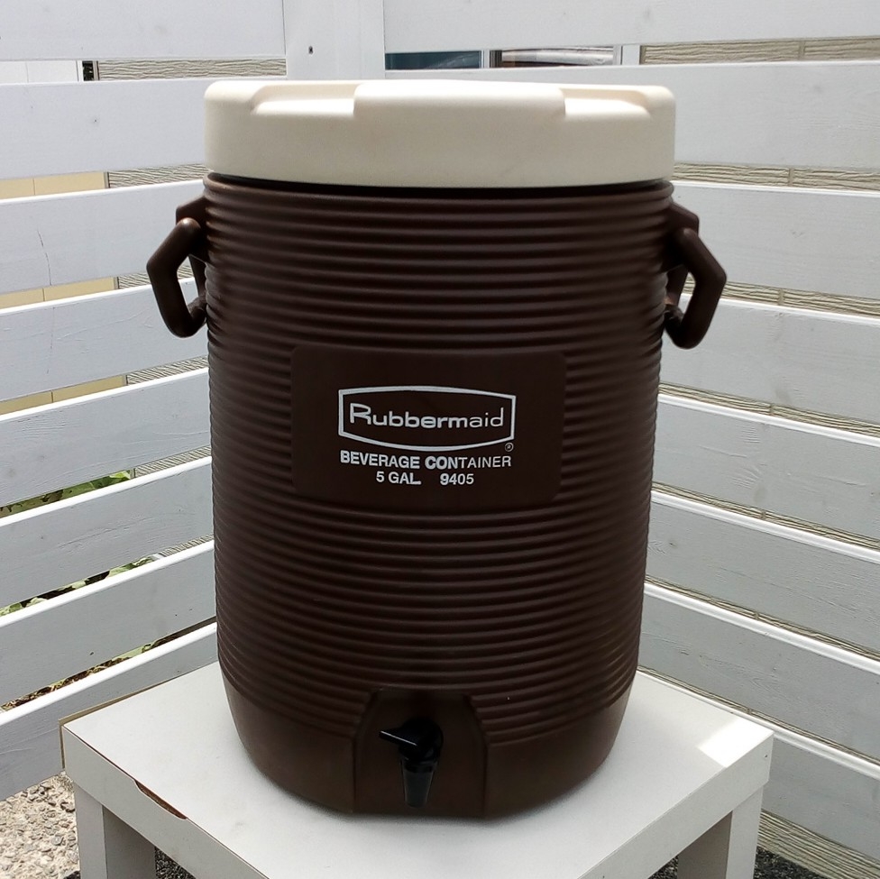 made in USA Rubbermaid BEVERAGE CONTAINER 5 GAL 18.9L のチョコパフェ色 ラバーメイド ...