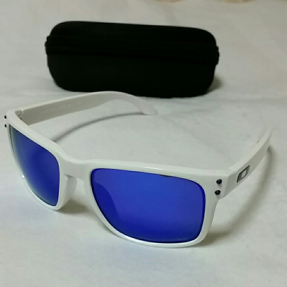 超 OAKLEY偏光ミラーサングラス HOLBROOK ケース付(セル、プラスチックフレーム)｜売買されたオークション情報、yahooの商品情報をアーカイブ公開 - オークファン（aucfan ...