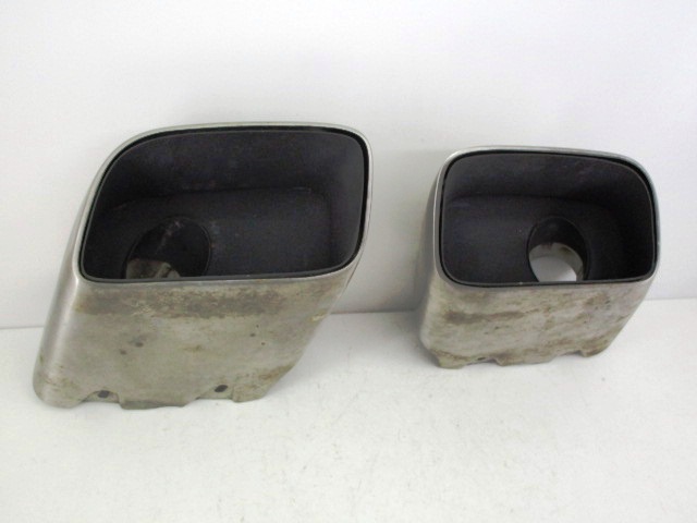 割れ曲がり無し ポルシェ マカン 95B 純正 左右 マフラー カッター Porsche Macan 95B253681 エンド テール ...