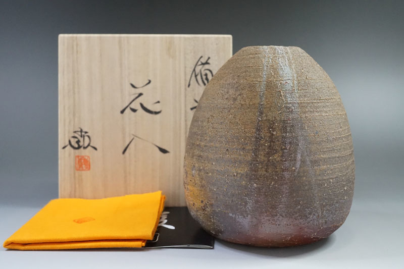 E150 備前焼 黒崎巌 緋欅 花入 共箱 在銘 窯変 茶道具 花器(花器、壷)｜売買されたオークション情報、yahooの商品情報をアーカイブ公開 - オークファン（aucfan.com）
