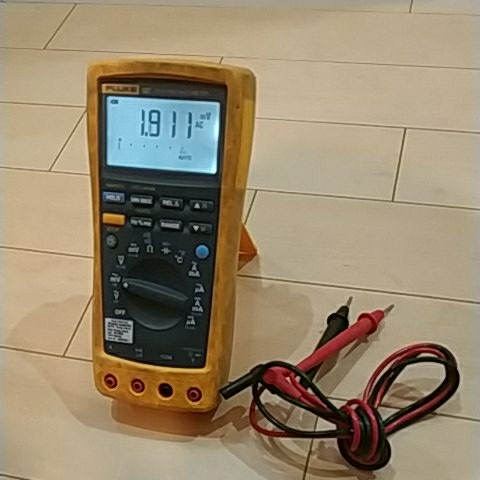 No.4 FLUKE 187 TRUE RMS MULTIMETER マルチメーター(電気計測器)｜売買されたオークション情報、yahooの ...