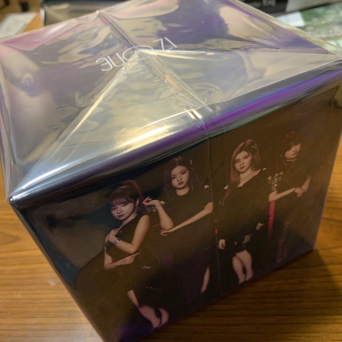 IZ ONE Buenos Aires WIZ ONE盤 CD-BOX 13枚セット IZONE アイズワン(タレントグッズ)｜売買されたオークション情報、yahooの商品情報をアーカイブ公開 ...