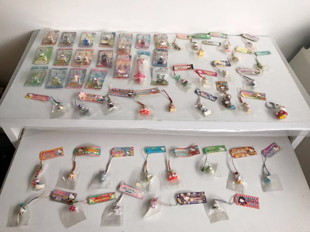 A0290 ハローキティ ご当地キーホルダー 根付ストラップ 大量52個(ハローキティ)｜売買されたオークション情報、yahooの商品情報をアーカイブ公開 - オークファン（aucfan.com）