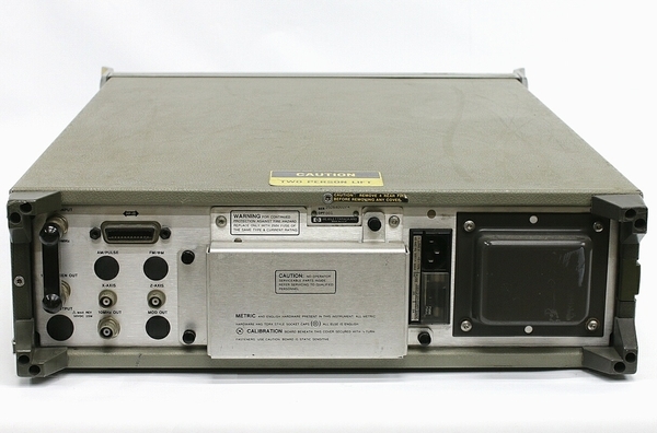 hp 8642B + opt.001 低位相雑音 シンセサイズド標準信号発生器 Synthesized Signal Generator ...