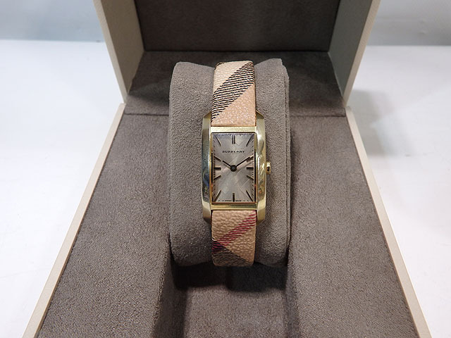 バーバリー BU9509 腕時計 チェック柄 レクタン パイオニア スモール レディース(バーバリー)｜売買されたオークション情報、yahoo ...