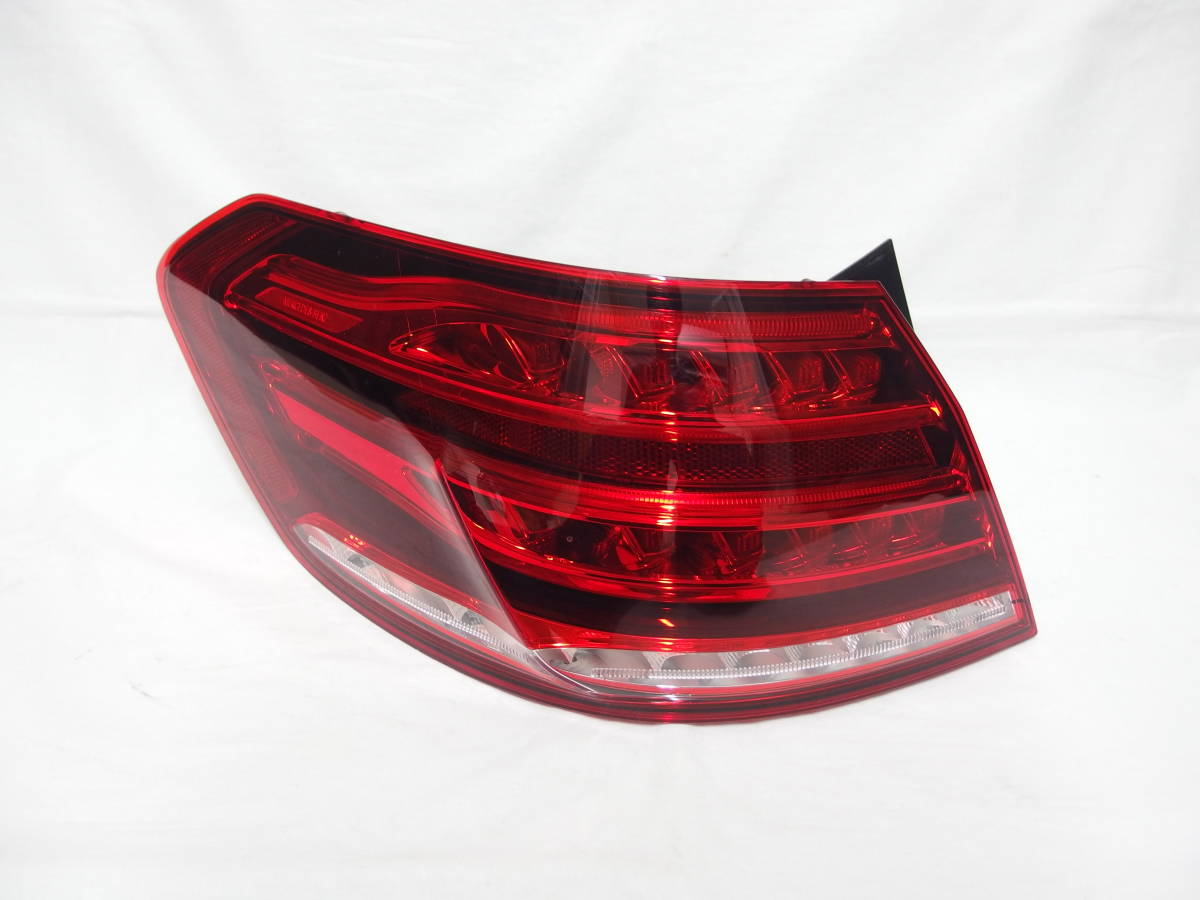 ★即決★LED点灯確認済★ W212 後期 Eクラス 純正 左 外側 テールレンズ A212 906 07 03 E250 E220d E300 E350 E550 E63 E63S 202 ...