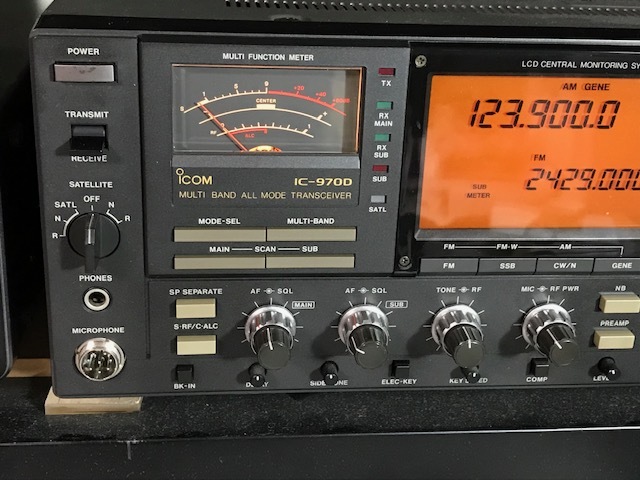 ICOM IC-970D AC電源 2400 1200 430 144MHz＋RECIVER 高安定度基準水晶付き フル装備 品(固定)｜売買 ...