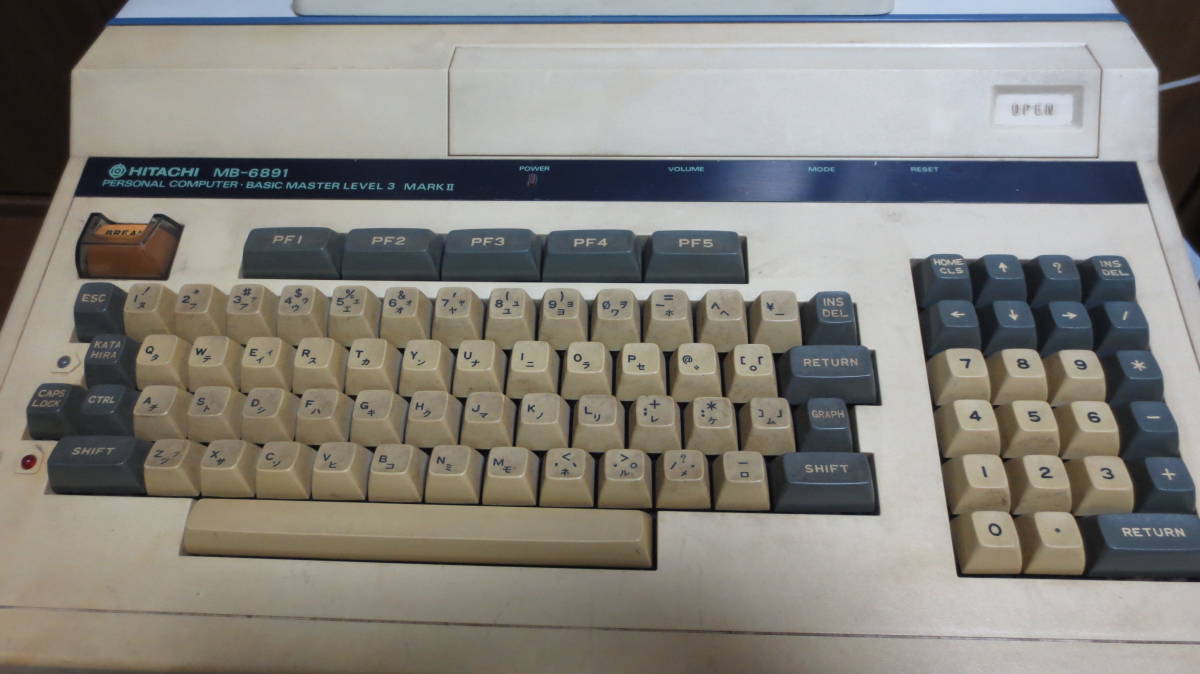 ジャンク HITACHI ワープロ BASIC MASTER LEVEL3 MARKⅡ MB-6891 日立 CRTモニター CMT-A14F1G(その他)｜売買されたオークション情報 ...