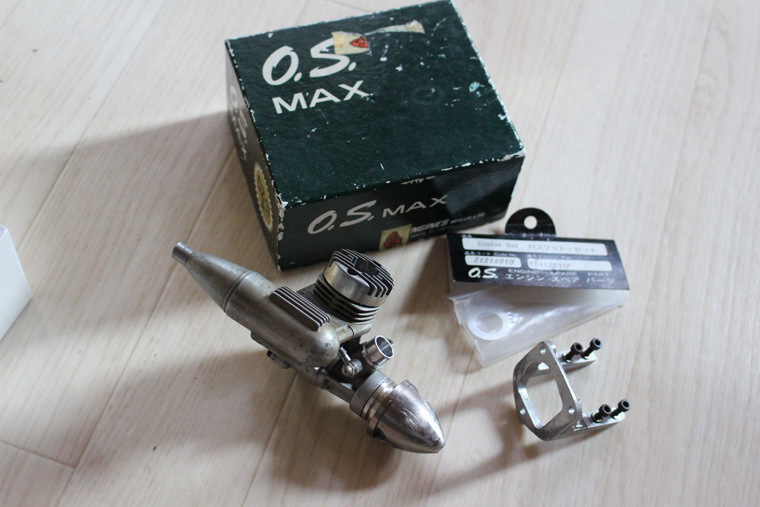 OS max CZ-11p 2サイクルエンジン ベアリング新替済 マフラー及びスピンナー付(パーツ)｜売買されたオークション情報、yahooの ...