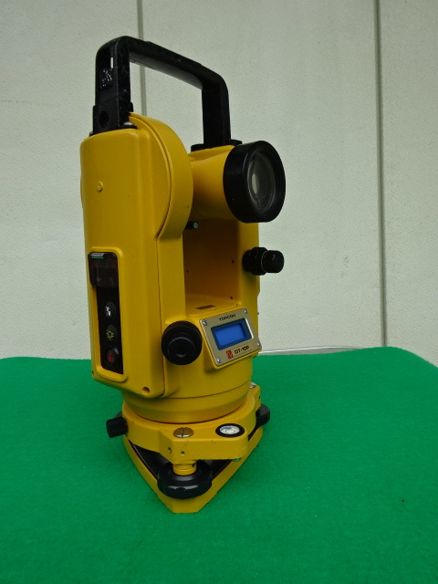 TOPCON ㈱トプコン セオドライト DT-10P トランシット オートレベル 品 未校正品 測量器 未校正品 ジャンク品扱い(測量、角度計 ...
