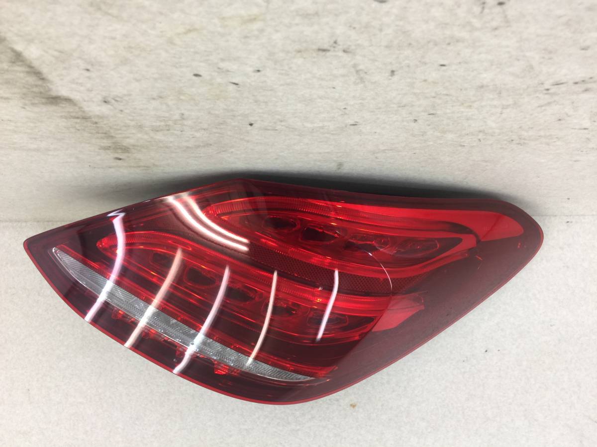 磨き済み ベンツ W205 Cクラス 純正 右 テール ライト ランプ A2059061457(テールライト)｜売買されたオークション情報 ...