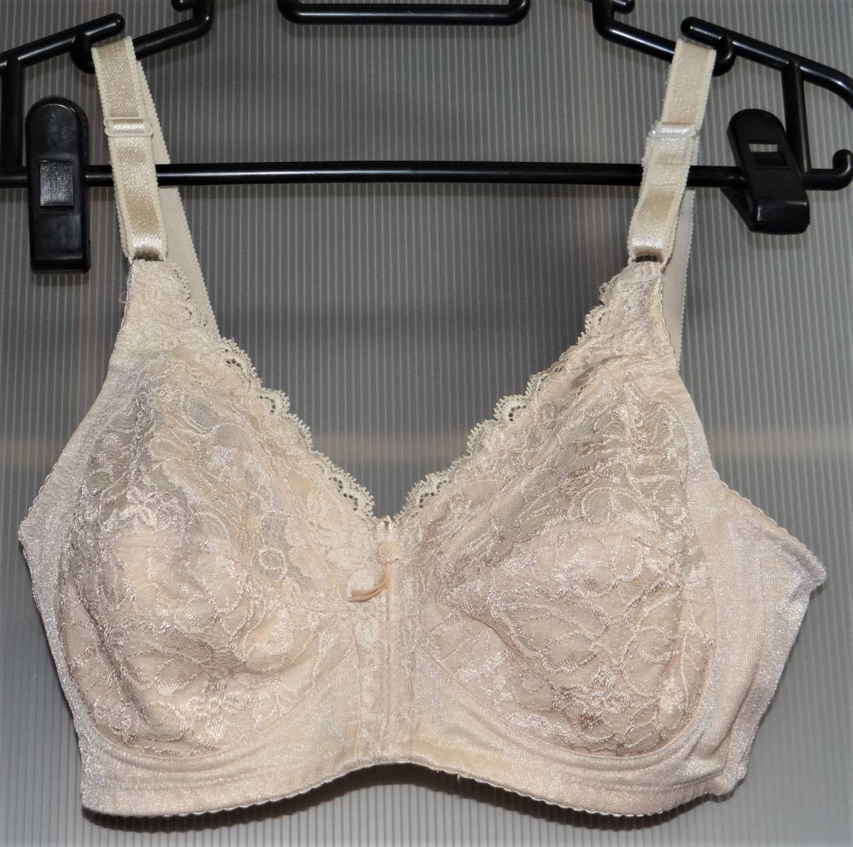 B-C14 / のシャルレ 難あり FA181ノンワイヤー補正ブラ C 80 クリーニング済み 整理品(75)｜売買されたオークション情報、yahooの商品情報をアーカイブ公開 ...