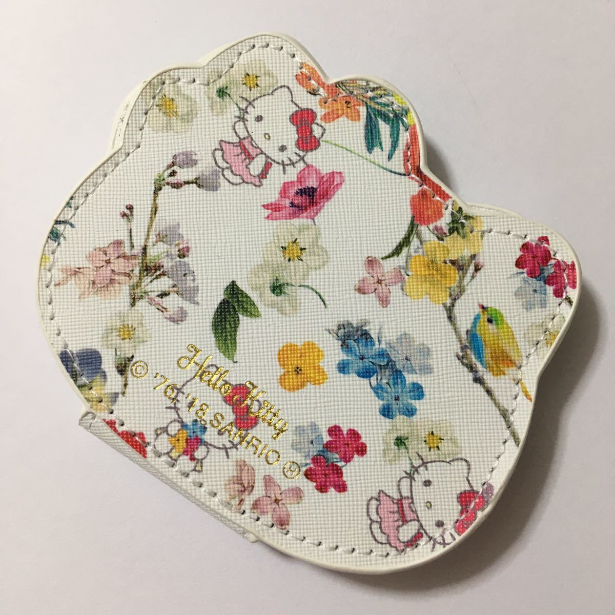 Chesty チェスティ HELLO KITTY ハローキティ 拡大鏡付きコンパクトミラー 美人百花 2018年4月号付録(チェスティ)｜売買されたオークション情報、yahooの商品情報を ...