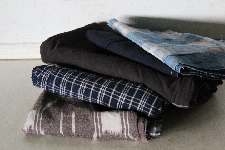 TB526木綿 古布 はぎれ まとめて 継ぎ接ぎ/絣/格子/ボロ/時代/襤褸/古裂/リメイク素材/boro/裁縫/和裁/手芸/布地/藍染/古道具タグボート(リメイク素材)｜売買された ...